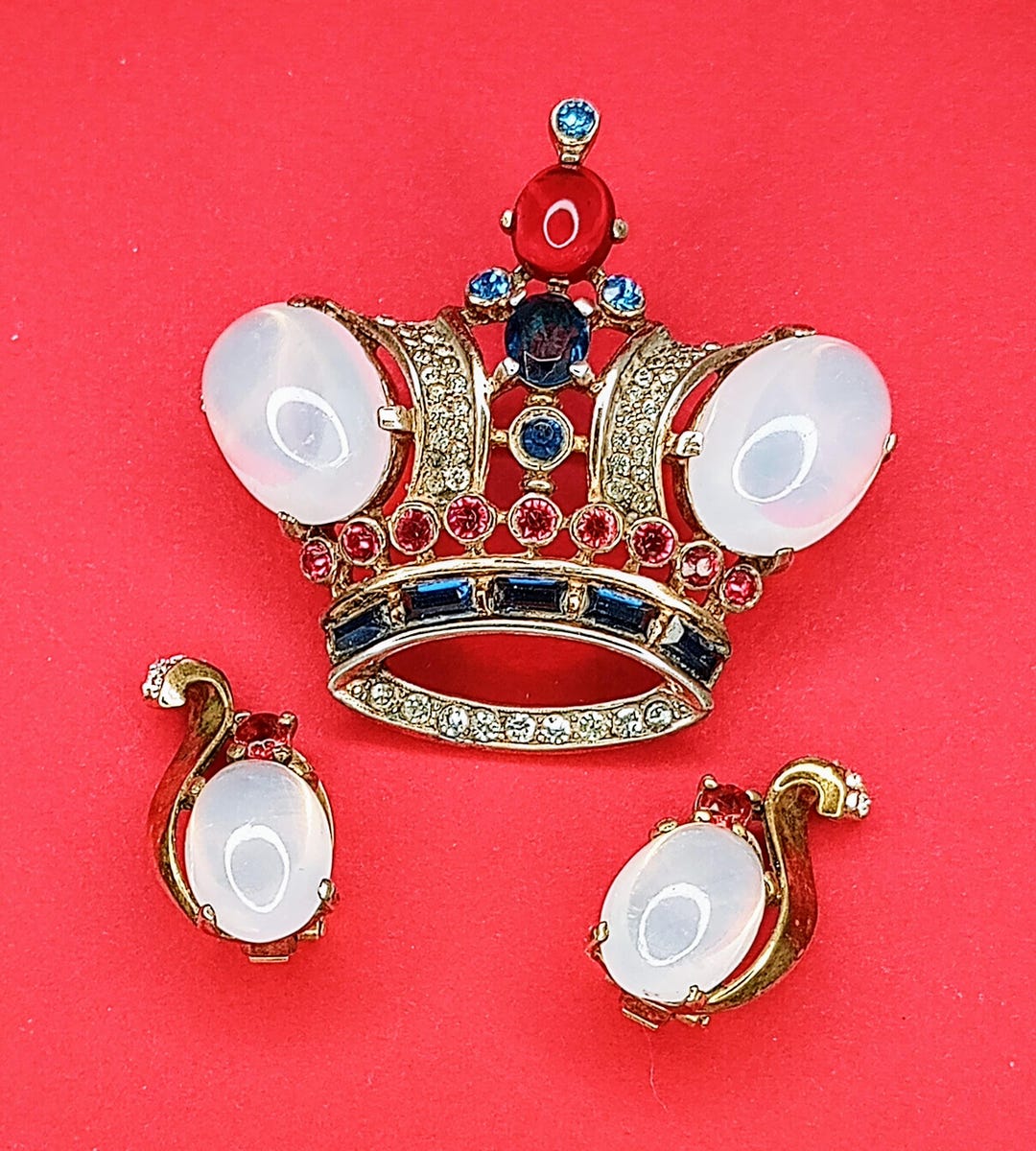 Vintage 1940's Trifari Crown Brooch and Earrings - Etsy