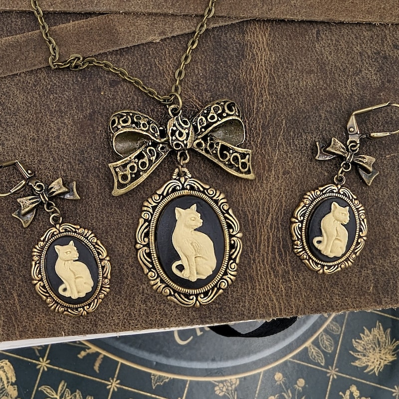 Cat Cameo Necklace - Etsy