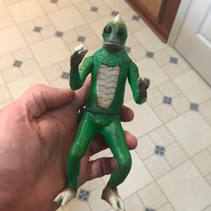Hand Painted Sleestak - 7.5 Inch Figure - 1974 Land of the Lost - Etsy