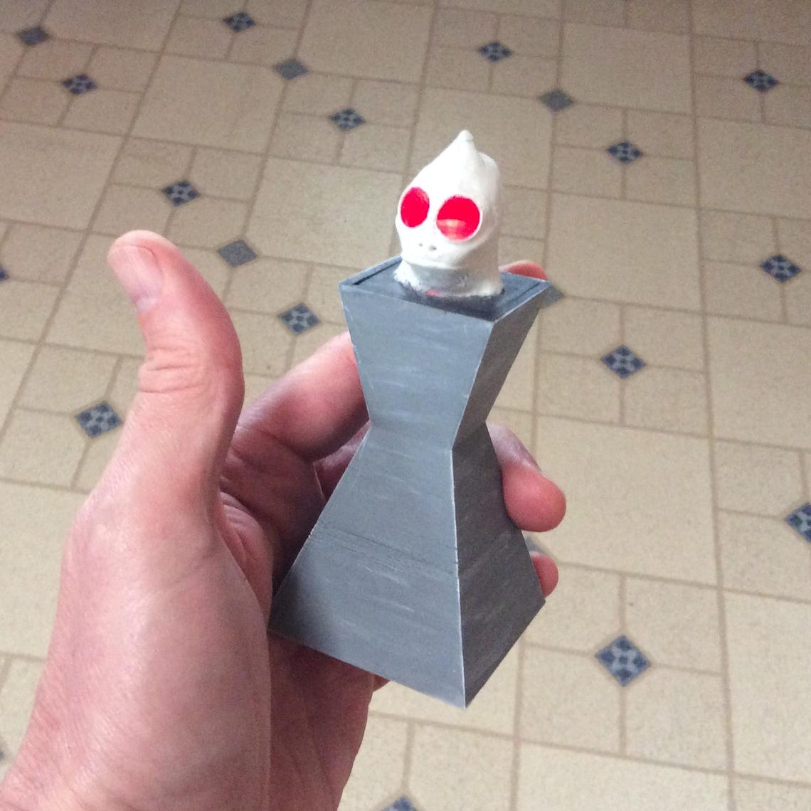 Land of the Lost Sleestak Skull on Podium: 3D Printed Figure - Etsy