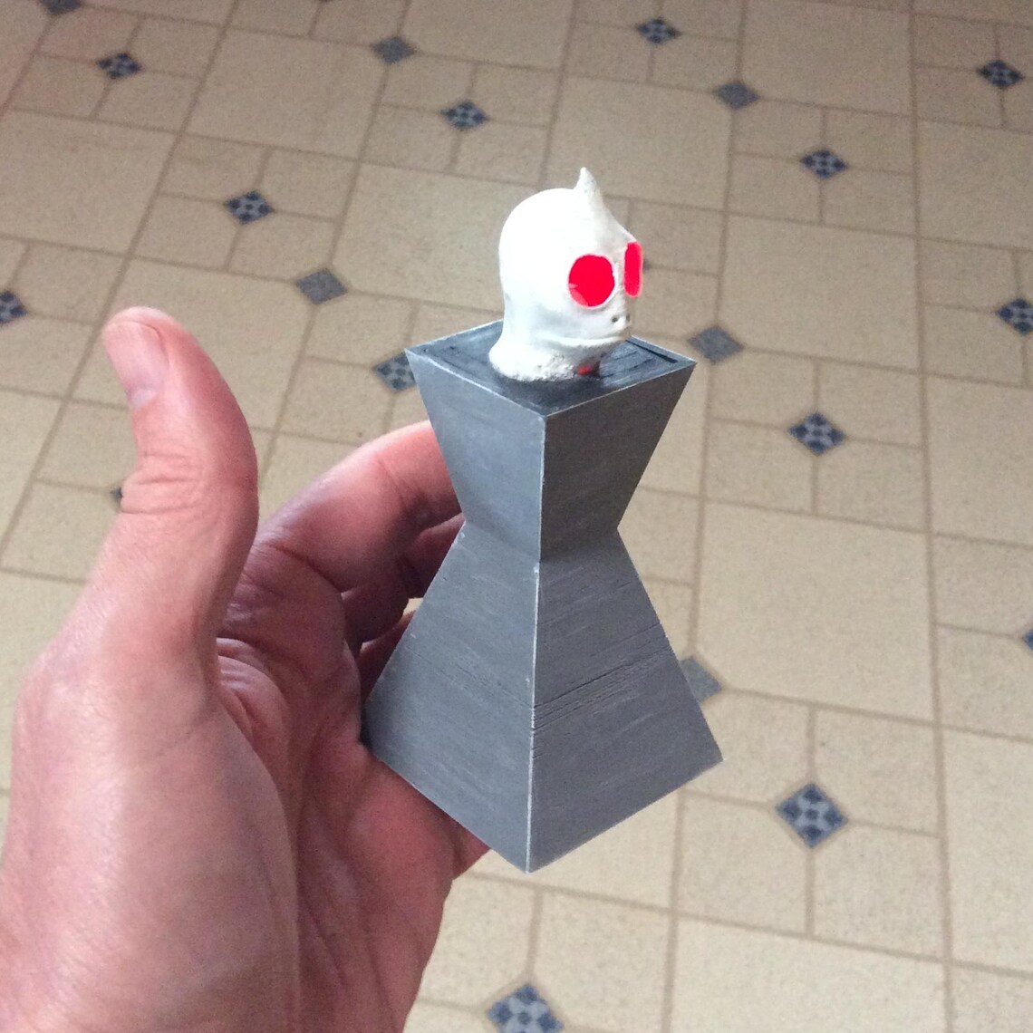 Land of the Lost Sleestak Skull on Podium: 3D Printed Figure - Etsy