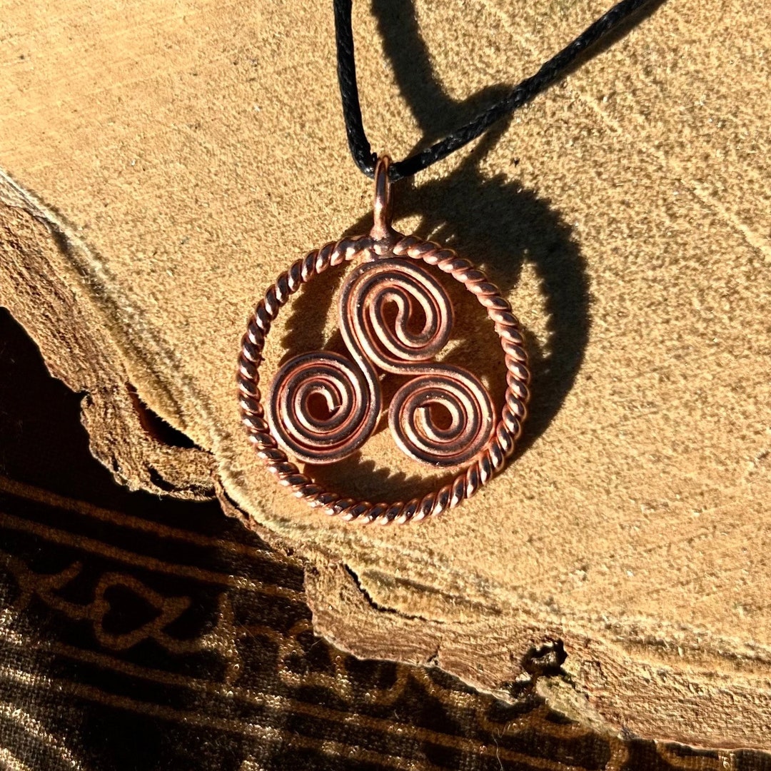 Triskelion (water Element) Pendant Necklace Chain - Royal Cubit 144mhz ...