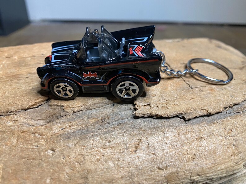 Classic TV Series Batmobile Hot Wheels Keychain, Batman and Robin ...