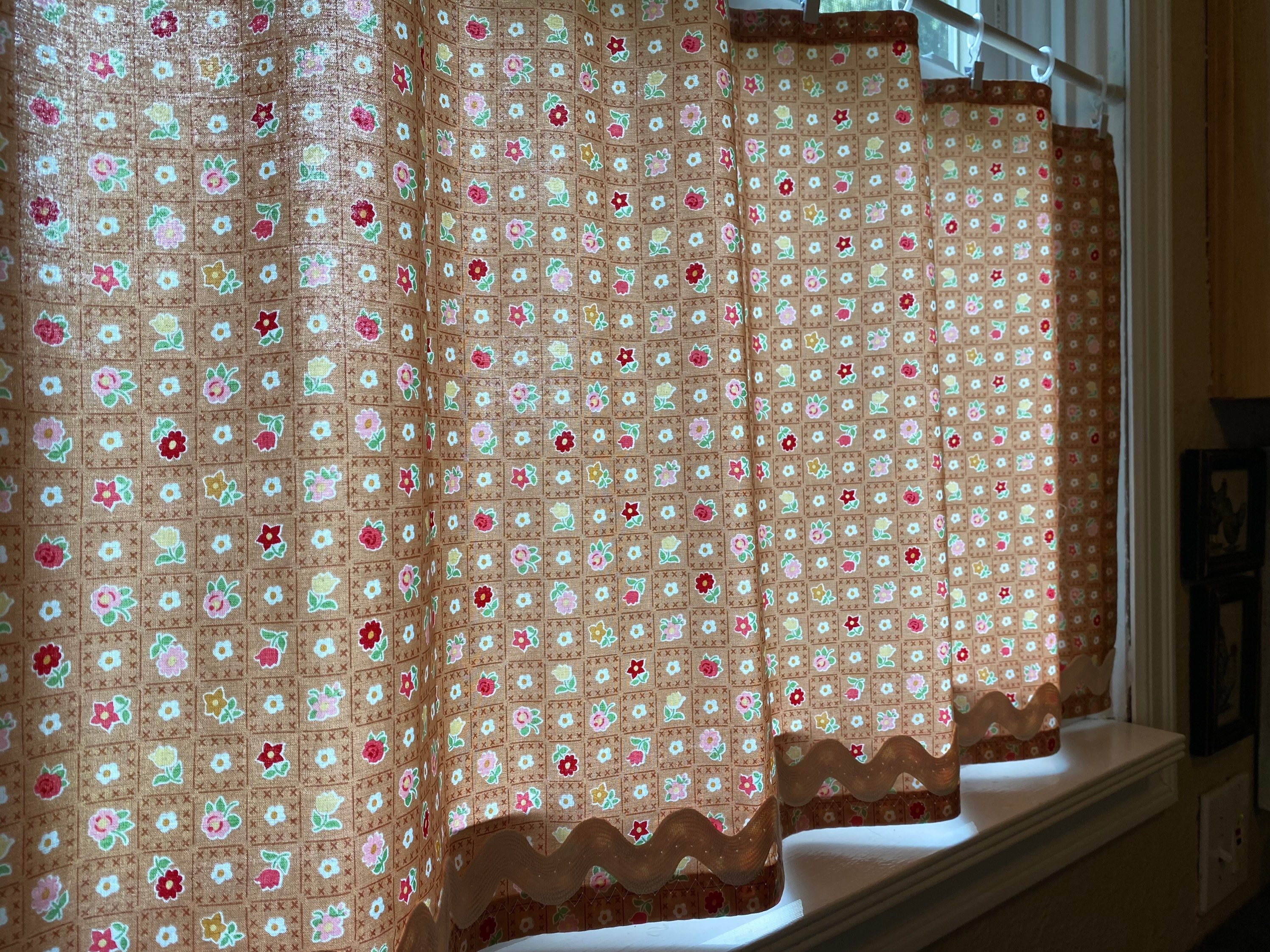 Cute Cafe Curtain With Large Rick-rack Trim at Hem. Perfect - Etsy