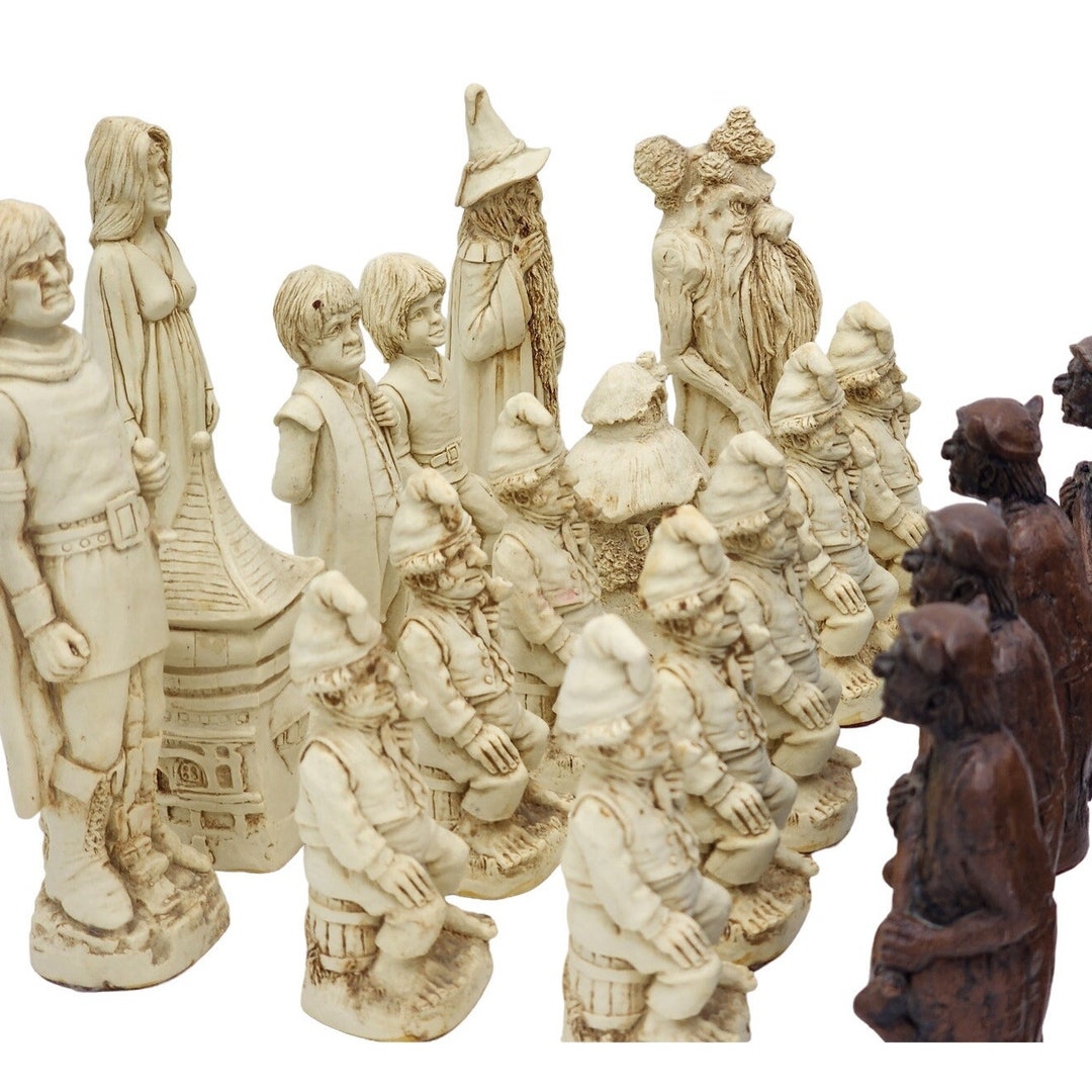 Vintage Rare Lord of the Rings Chess Pieces Set Tolkien Enterprises ...