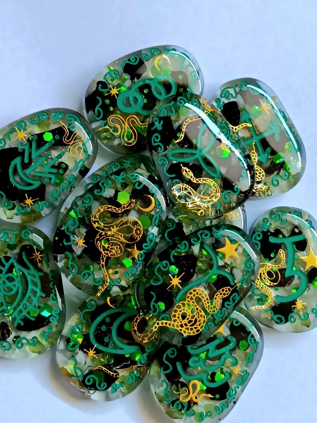 Jasmine, Black Tourmaline, Peridot and Serpentine Crystal Witches Rune ...