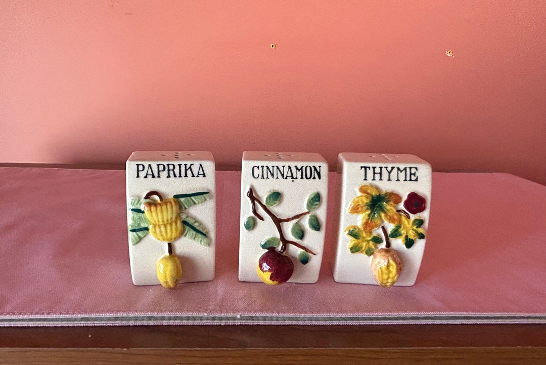 Vintage Ceramic Spice Containers Paprika, Thyme, Cinnamon (includes All ...