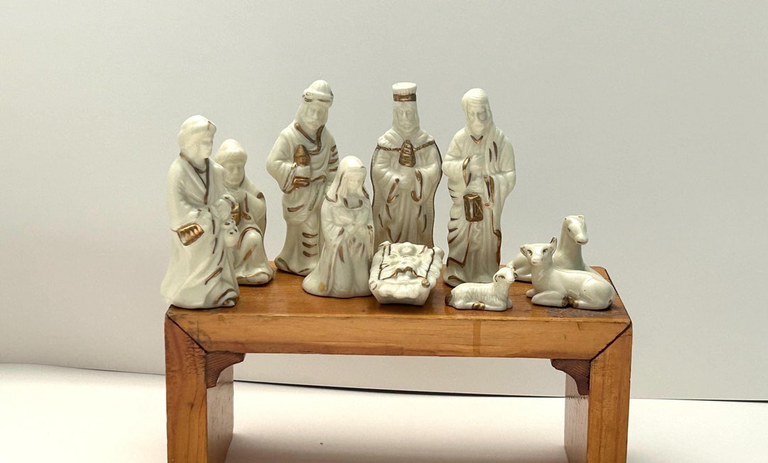 White Porcelain Manger/nativity/crêche Figurine Set includes 10 Pieces ...