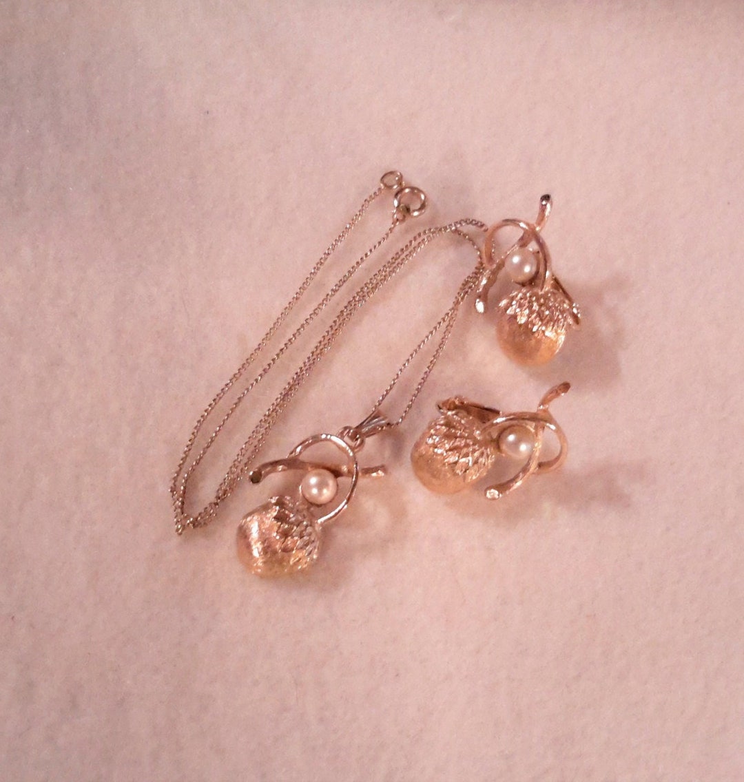 ACORN & PEARL Necklace 24 Delicate Chain and Clip - Etsy