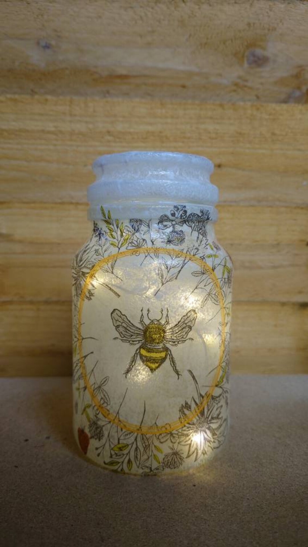 Beautiful handmade light up jar/lamp bumble bee - Etsy Österreich