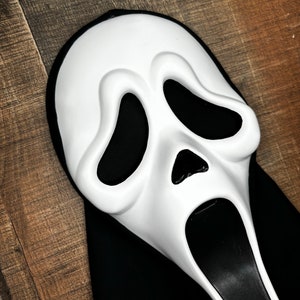 Deluxe Scream 5 Cover Hardshell Mask - Etsy