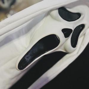 Custom White Shrouded Scream Mask Replica - Etsy
