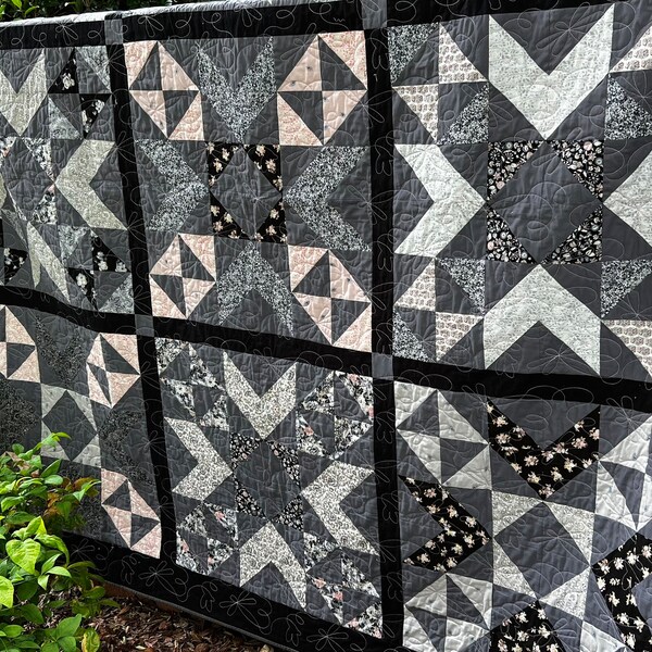 Shadow Star Quilt - Etsy