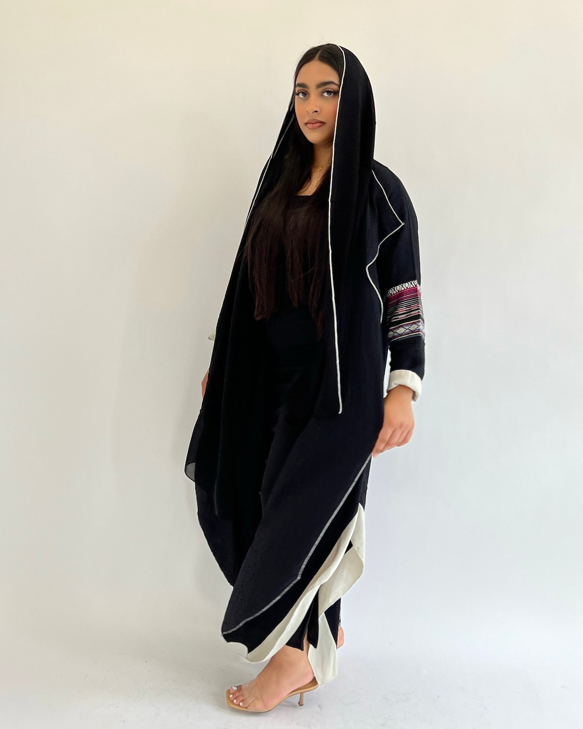 Unique Bahraini Linen Abaya With Pockets - Etsy