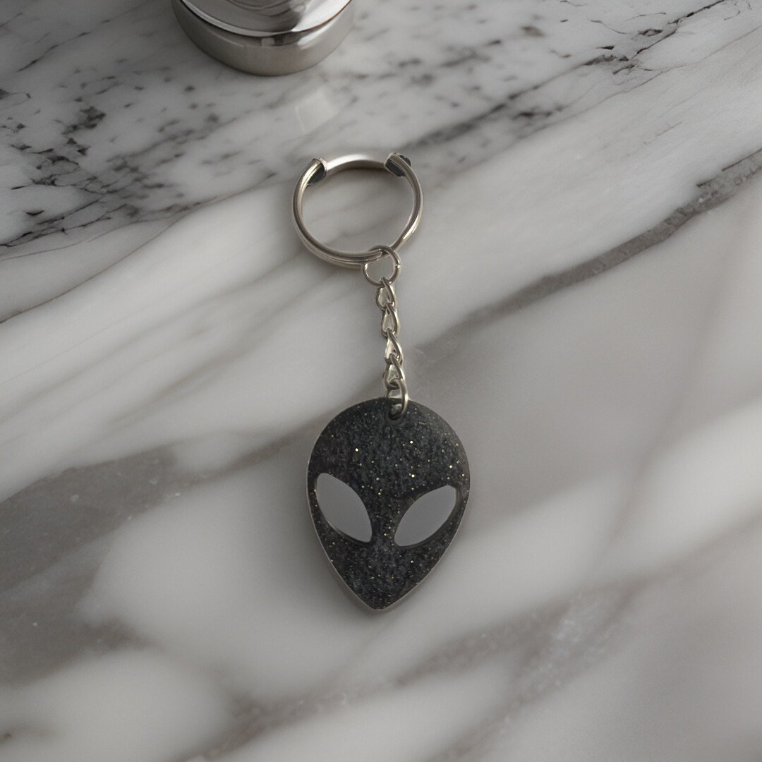 Small Alien Keychains - Etsy