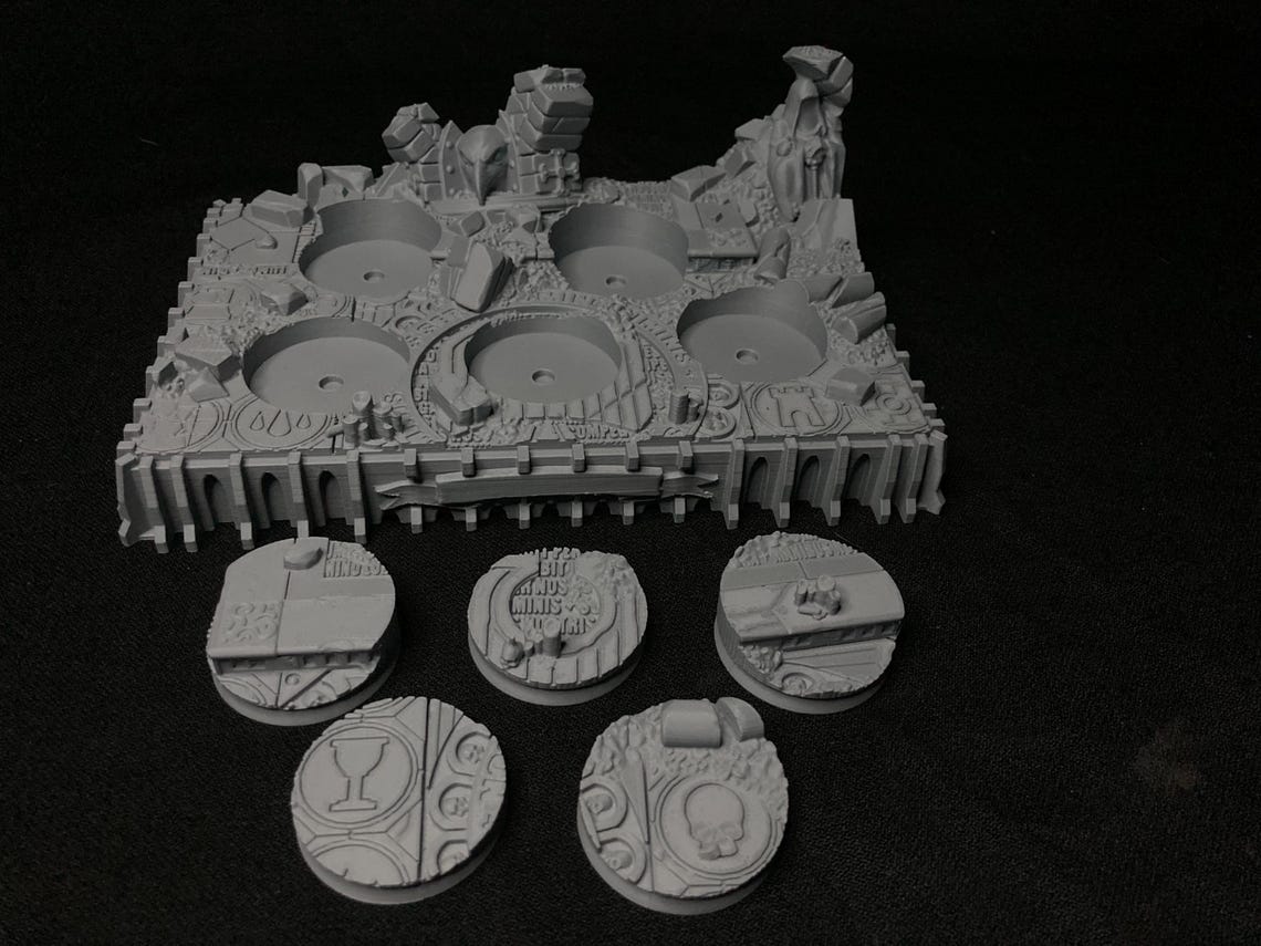 Grimdark Throne Room Display Plinth: 40k Miniature Base - W205 X D133 X ...
