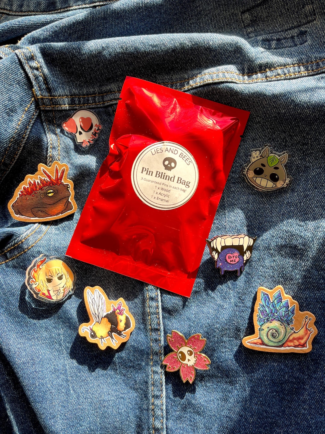 PIN BLIND BAG Mystery Blind Pack of 3 Pins Acrylic Wood Enamel Blind ...