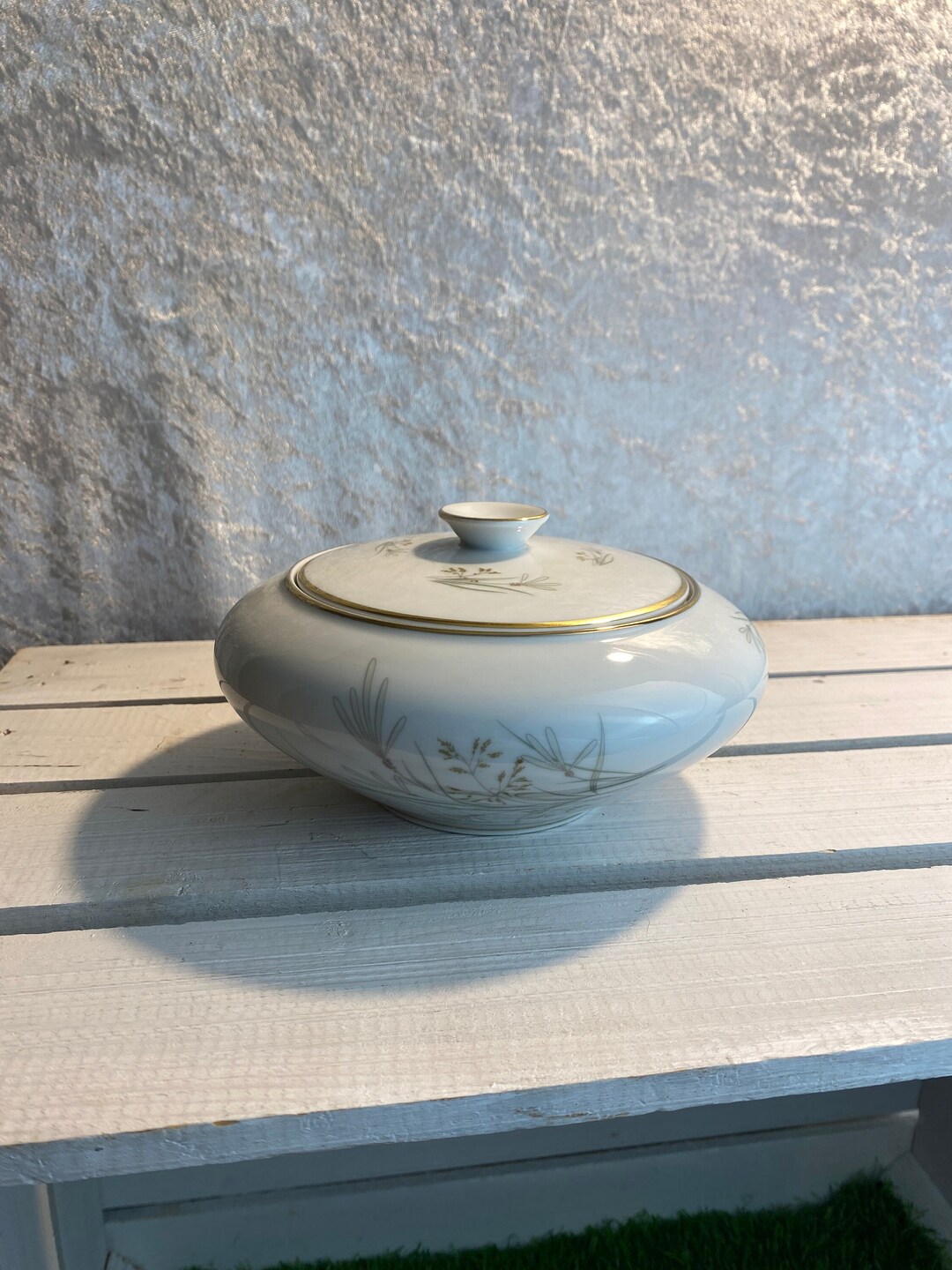 KPM Krister Porcelain Box, Lidded Box, Floral Pattern, Delicate Grasses ...