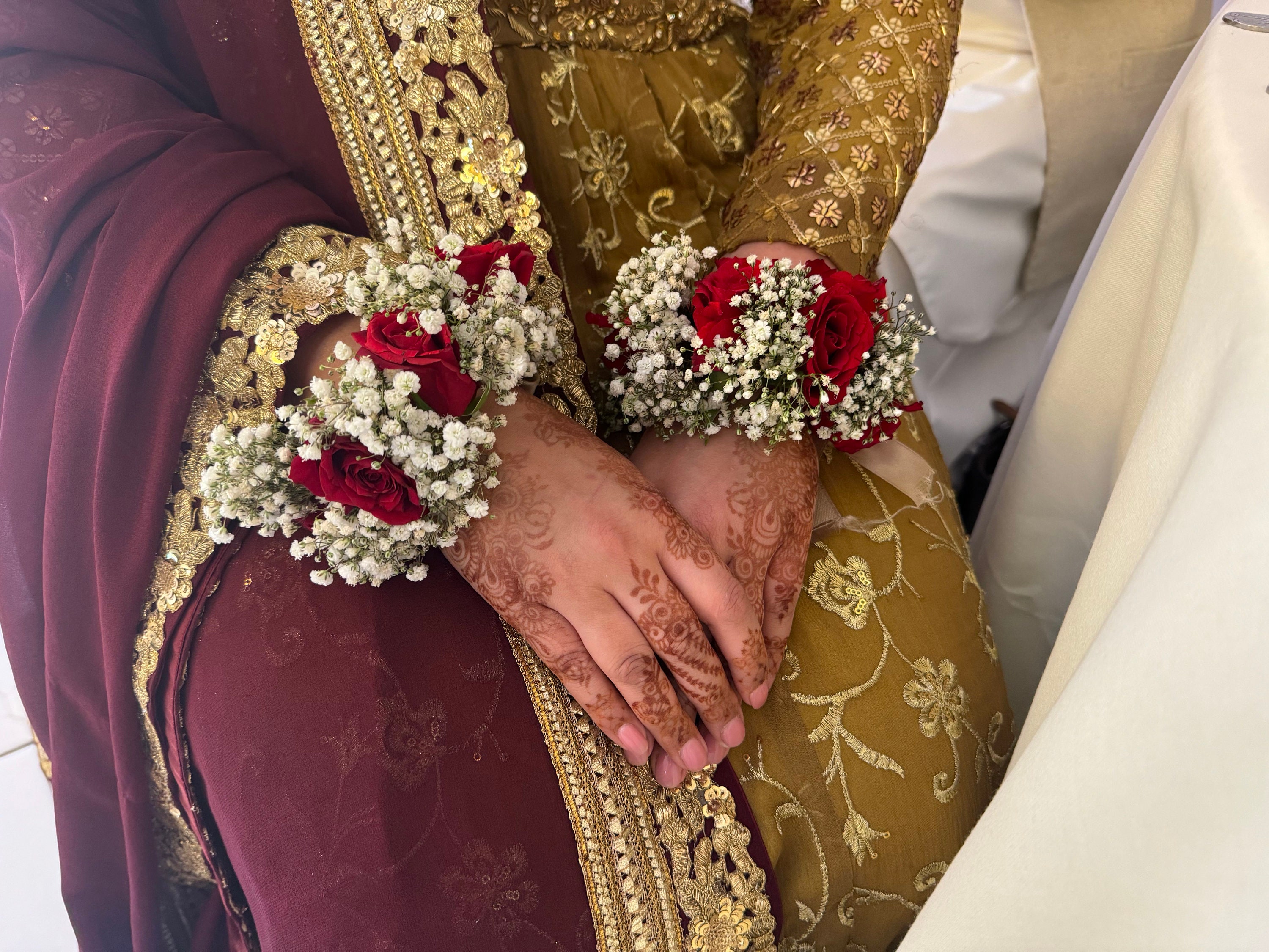 Fresh Flower Bracelets (pair)- Bridal Gajra- Corsages - Etsy UK