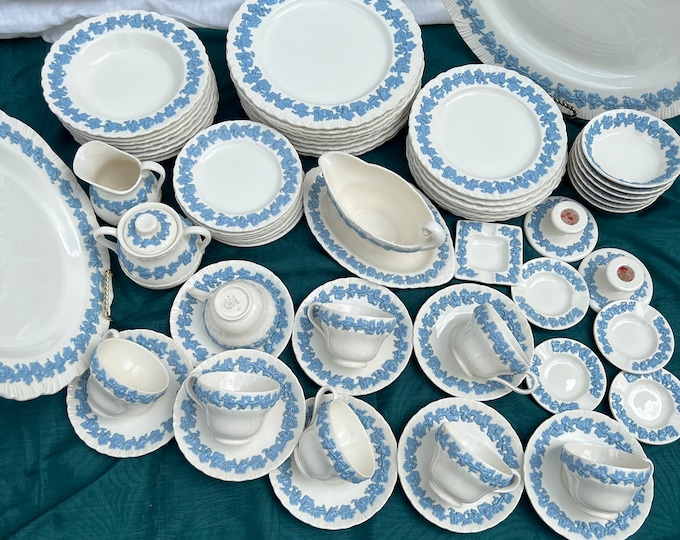A Rare 62 Pc Magnificent Wedgwood Etruria Barlaston Embossed Queensware ...