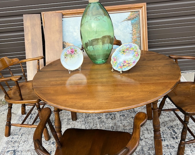 An Extendable Round 1959 Temple Stuart Farmhouse Dining Table N 4 ...