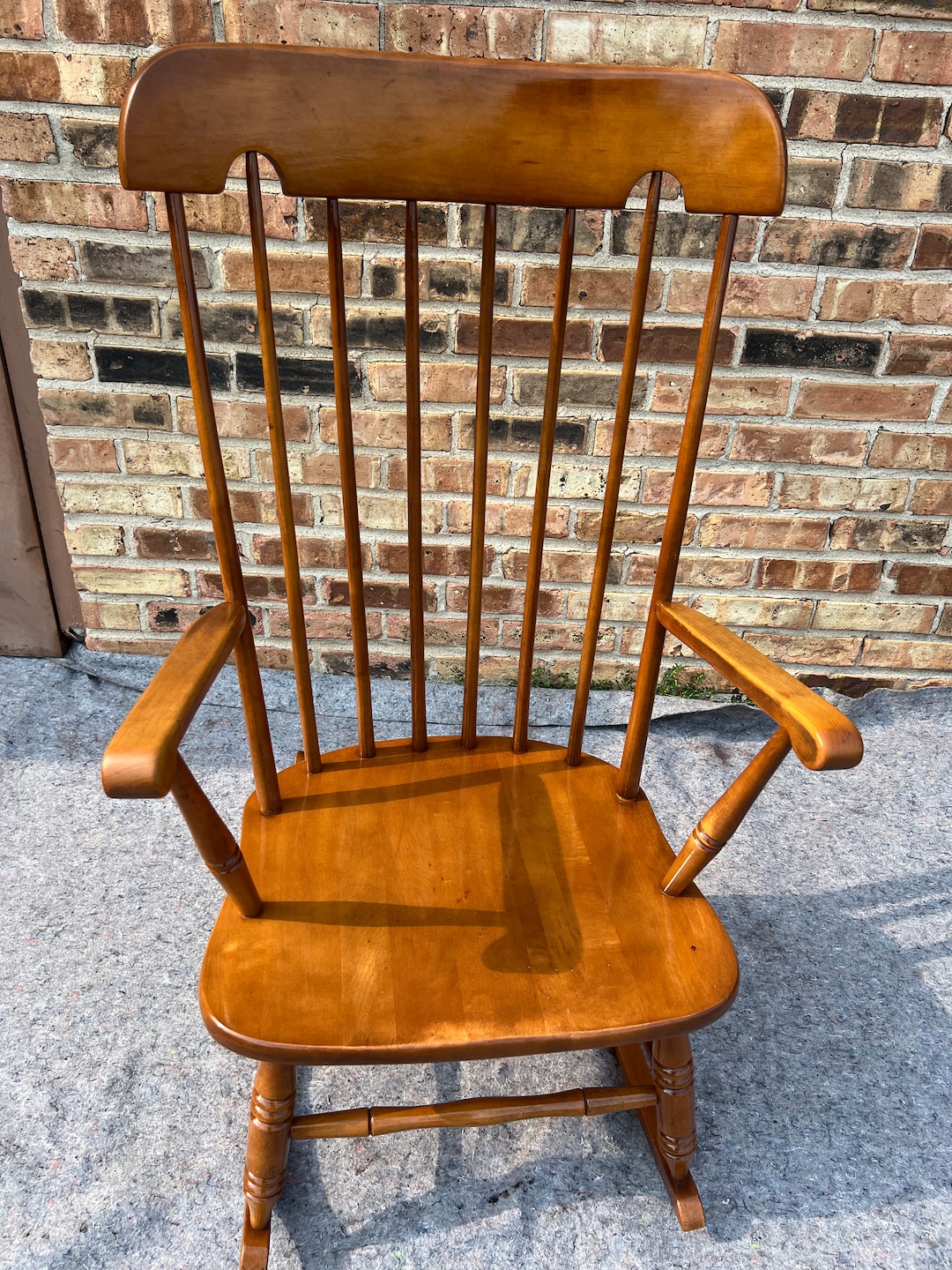 A MAGNIFICENT Vintage Comfy Maple 1960s Windsor Rocking Chair W ...