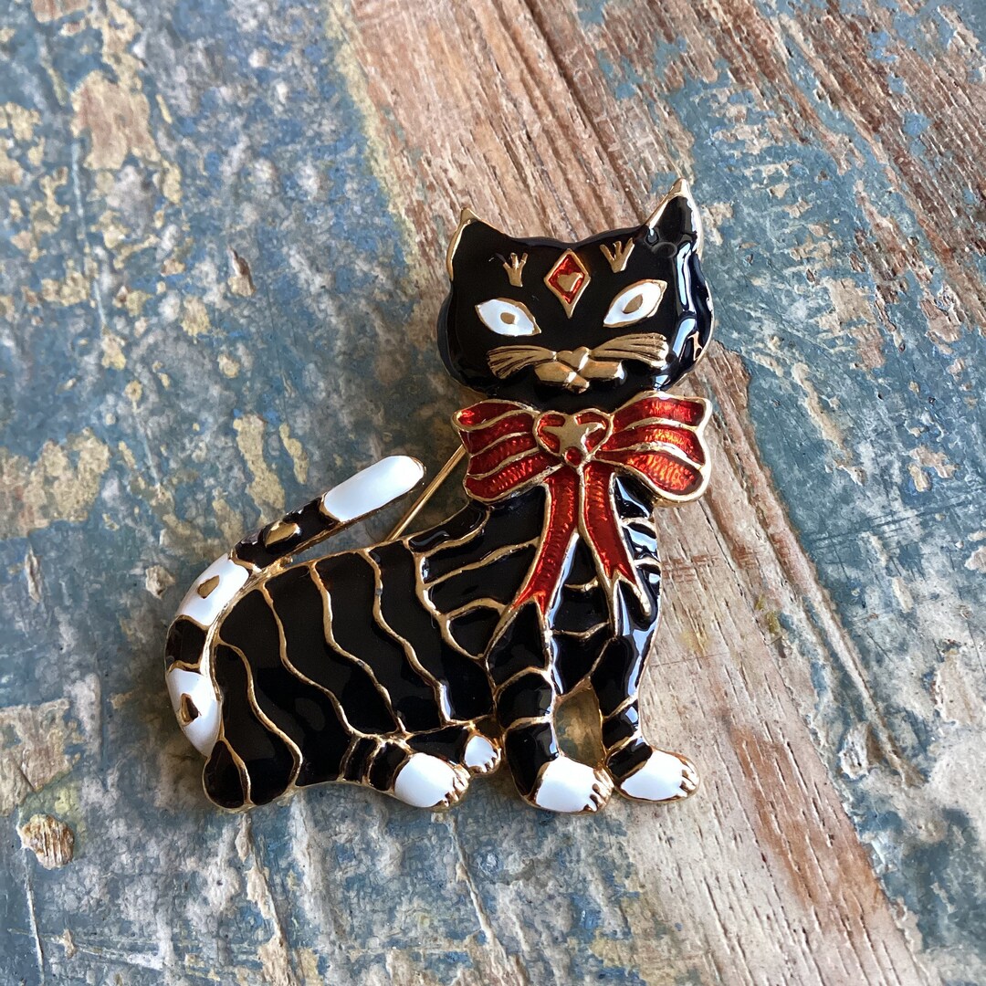 Vintage Enamel Cat Pin Figural Estate Jewelry Gold Plated Black White ...