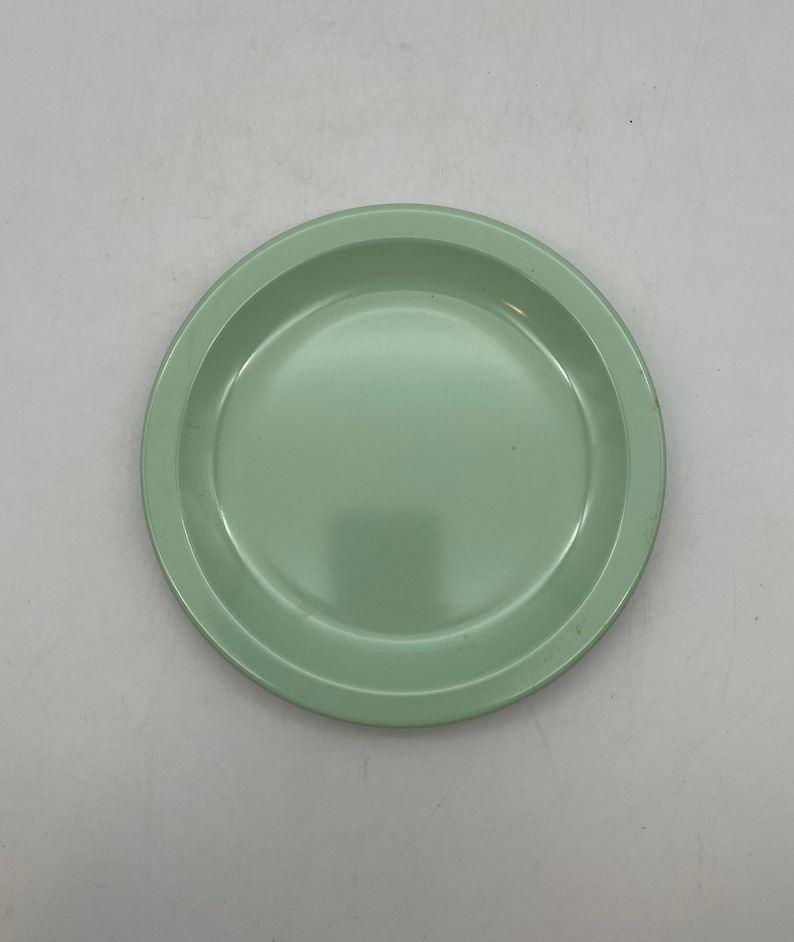 Texas Ware Pastel Green Melamine Dinner Plates and Salad/dessert Plates ...