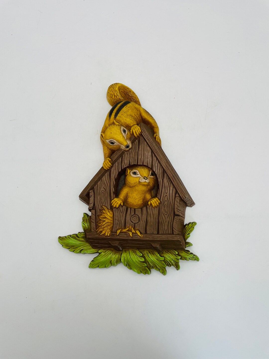 Vintage Chipmunk Treehouse/birdhouse Molded Plastic Plaque - Etsy