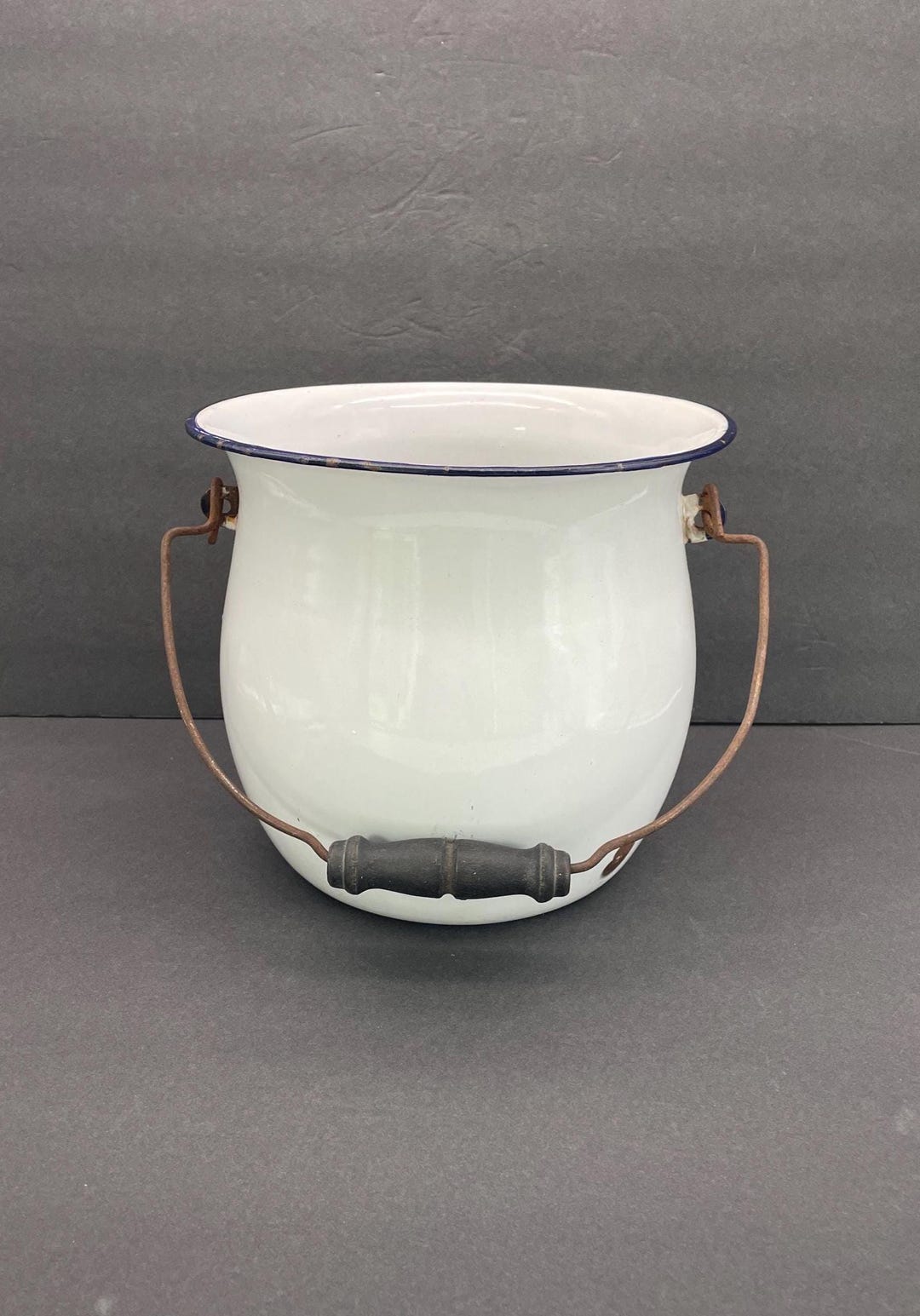 Vintage Enamel Chamber Pot Planter: Black Trim, Farmhouse Decor - Etsy