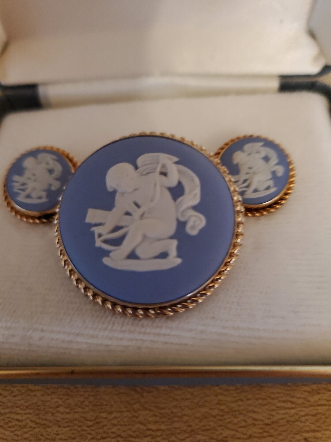 Vintage Wedgewood Pendant and Matching Earrings - Etsy