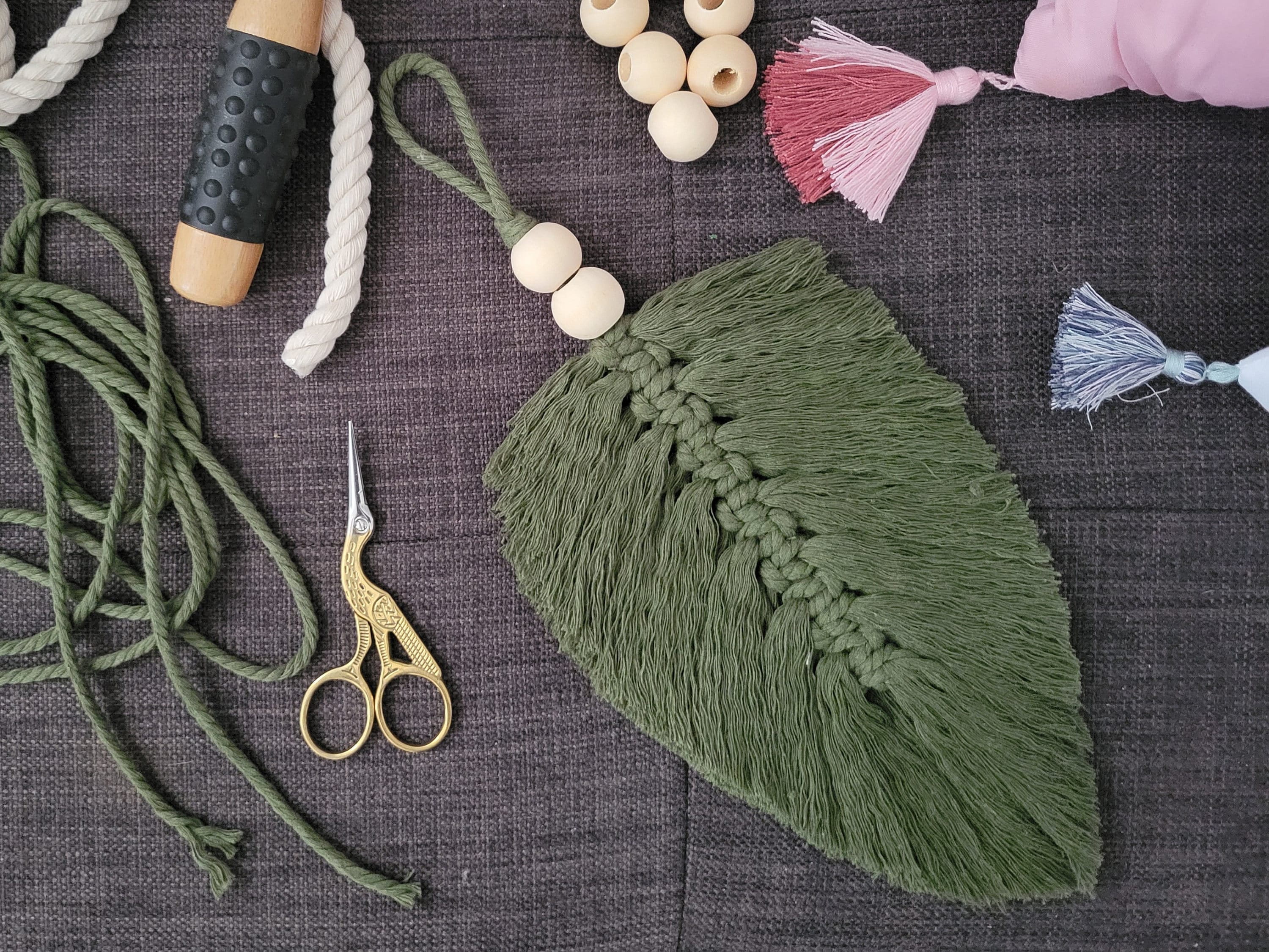 Green Macramé Leaf Macramé Feather Handmade Home Décor Boho - Etsy