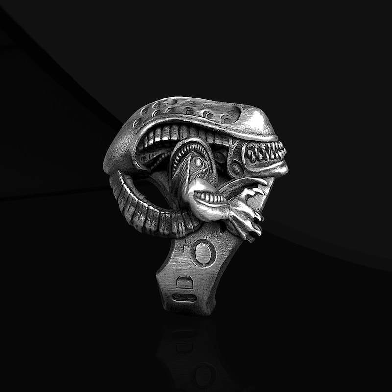 Alien Ring - Etsy