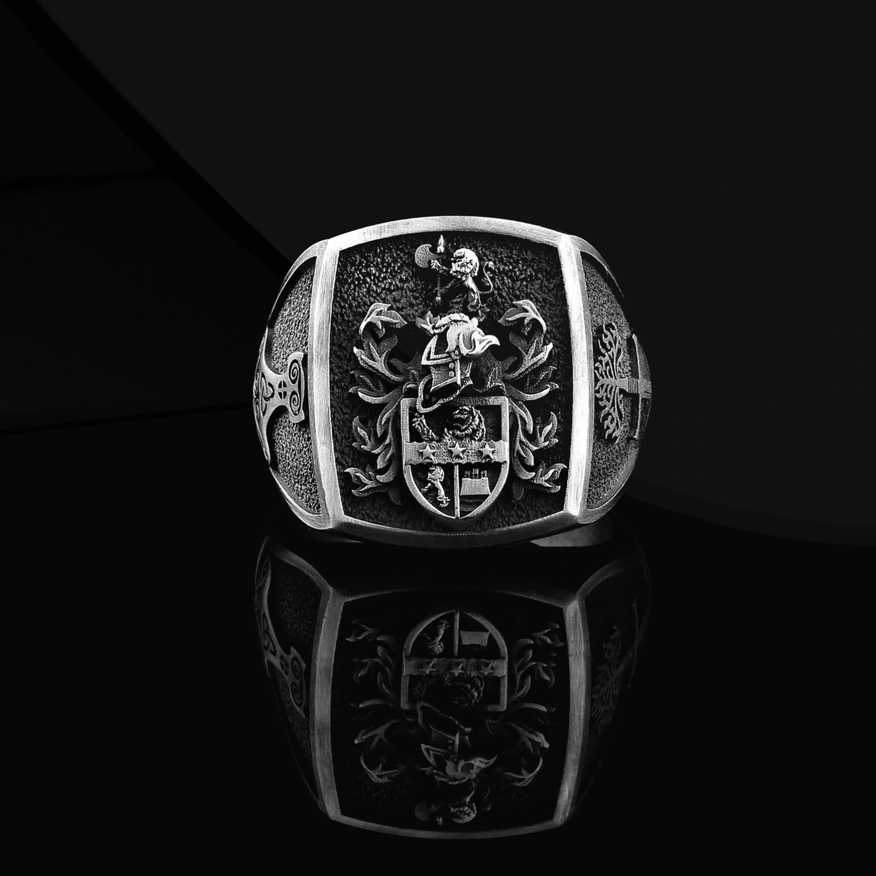 Custom Family Crest Signet Ring: 925k Sterling Silver Coat of Arms - Etsy