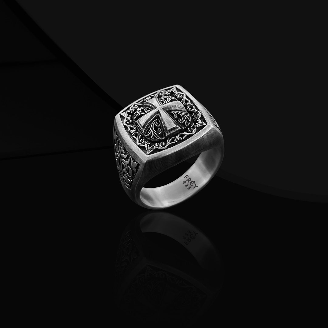 Elegant Knight Templar Sterling Silver Signet Ring for Men, Maltese ...