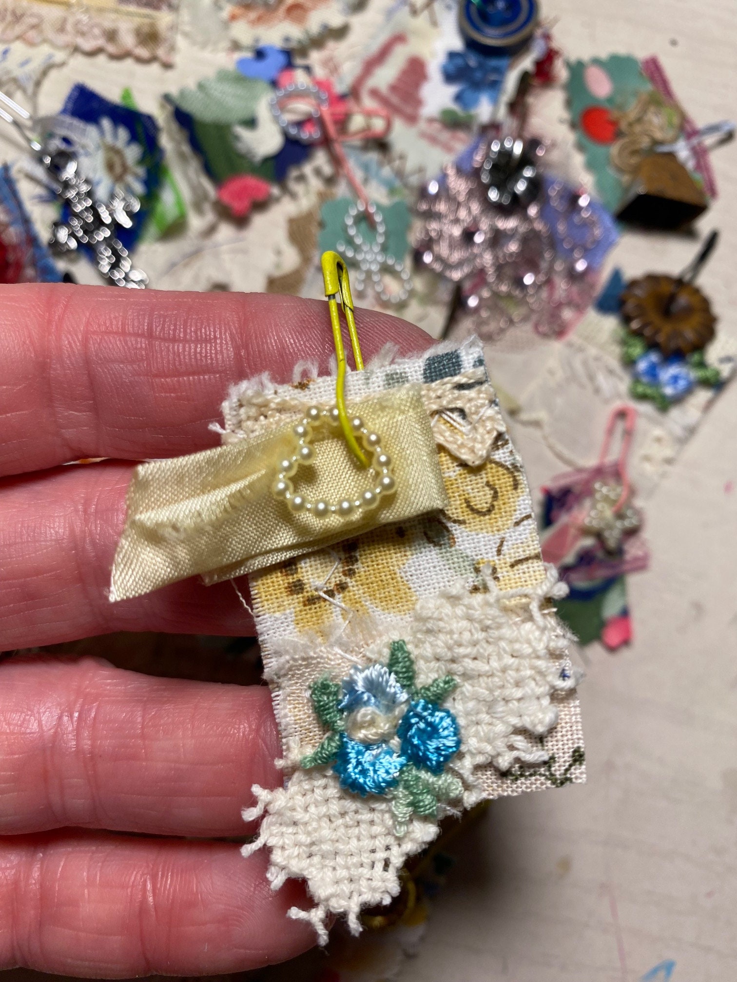 Bulb Pin Embellishments for Journaling and Crafting - Etsy