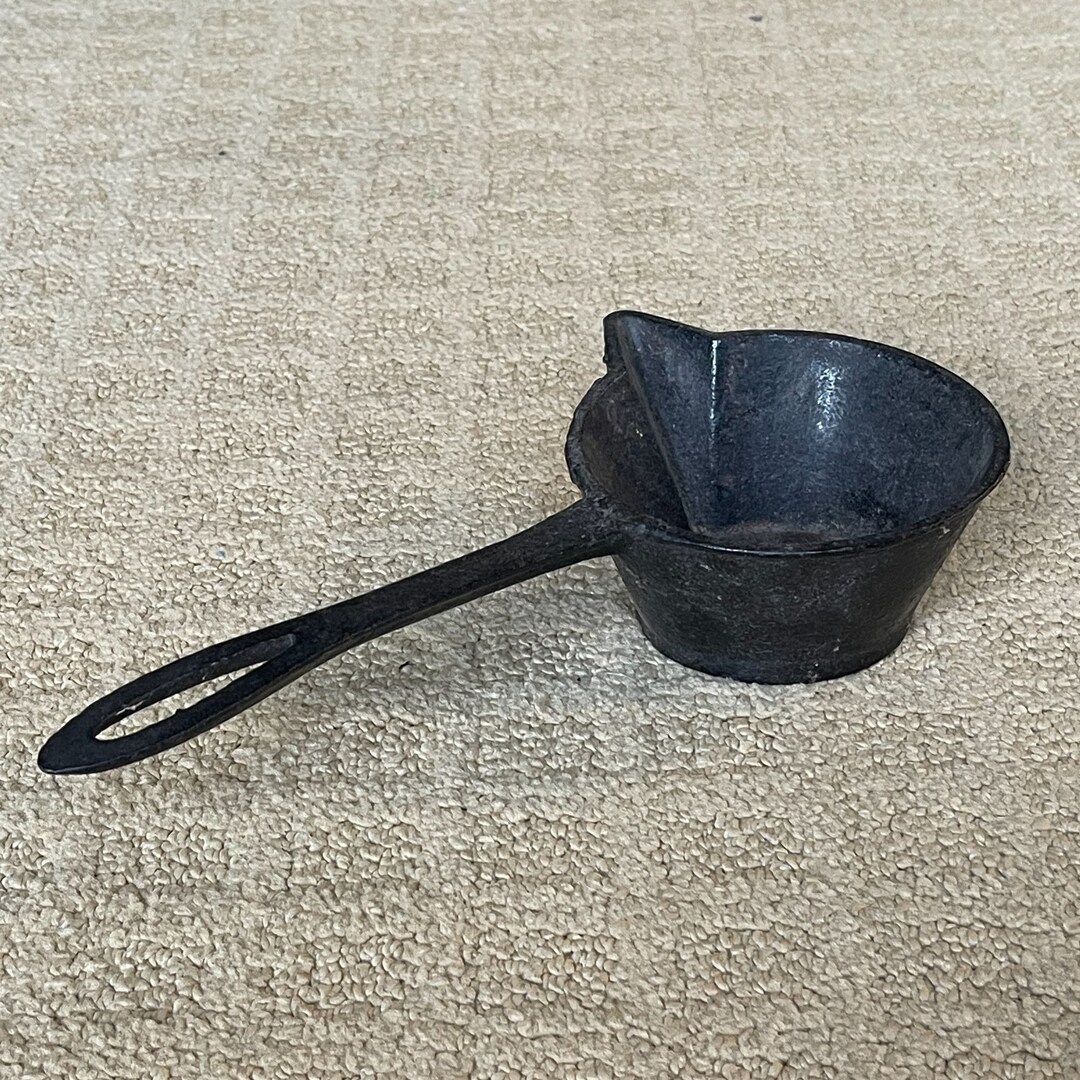 Vintage Cast Iron Pouring Spout 10 Ladle Dipper Wax Candle Smelting Pot ...