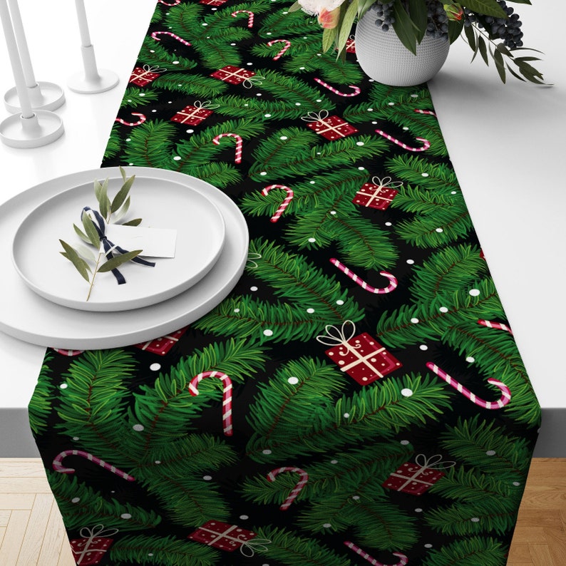 Floral Christmas Table Runner, Pine Tree & Red Berry Runner, Green and ...
