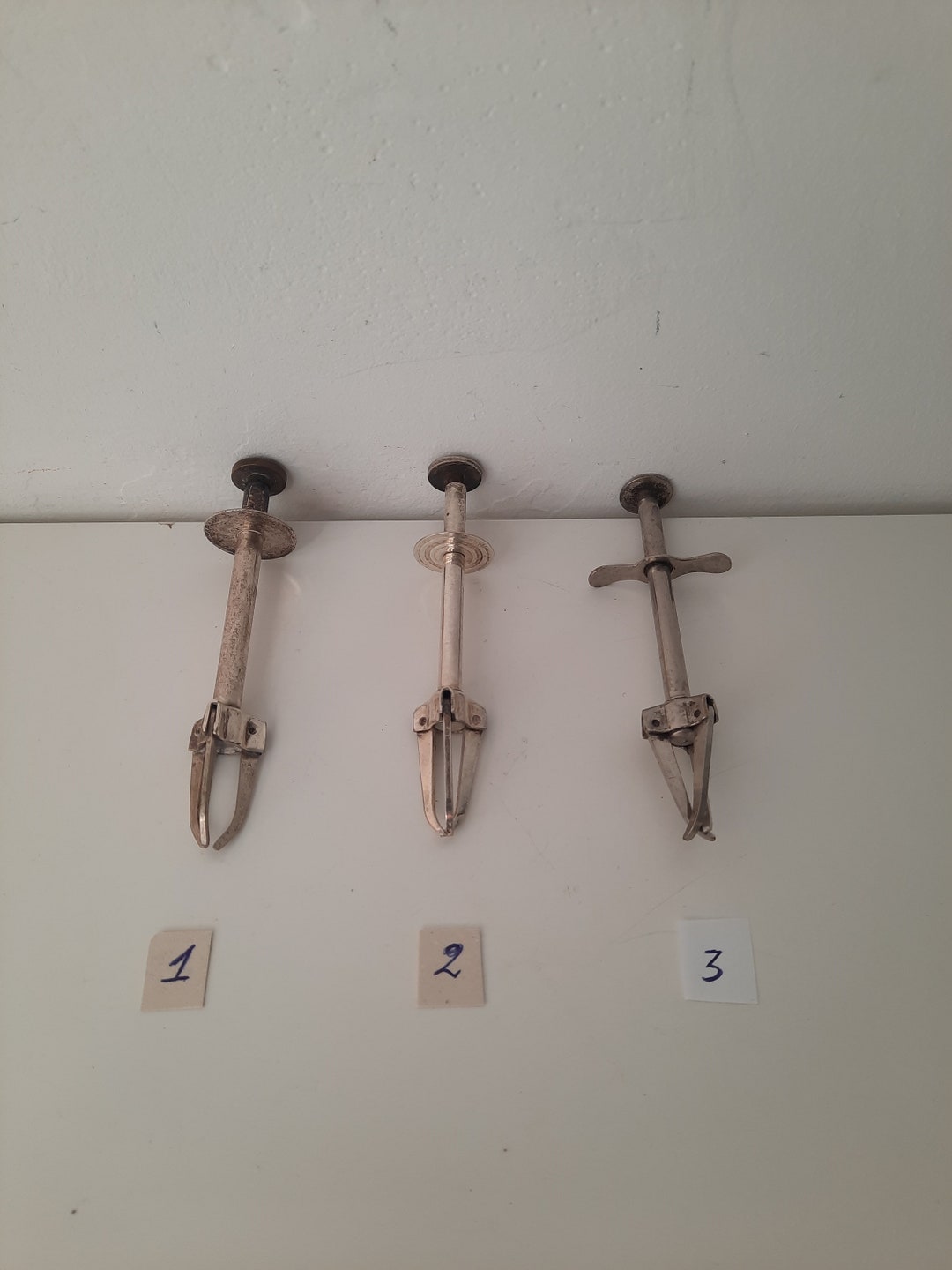 ONE!!! Vintage Sugar Ice Cube Pick up Tongs / Mechanical Olive Grabber ...