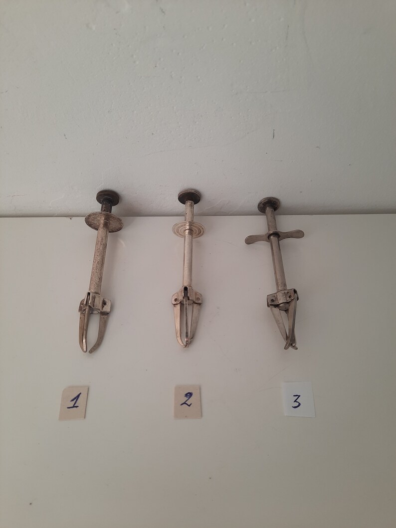 ONE Vintage Sugar Ice Cube Pick up Tongs / Mechanical Olive Grabber ...