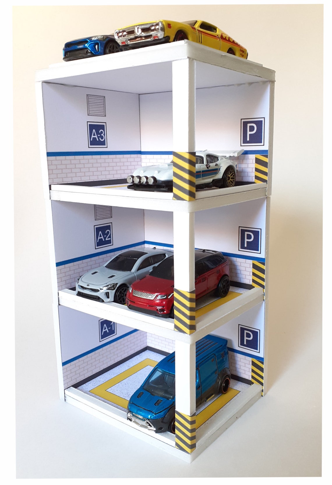 Diorama Model Parking Area With 8 Lots for Metal Cars of a Scale 1:64 ...