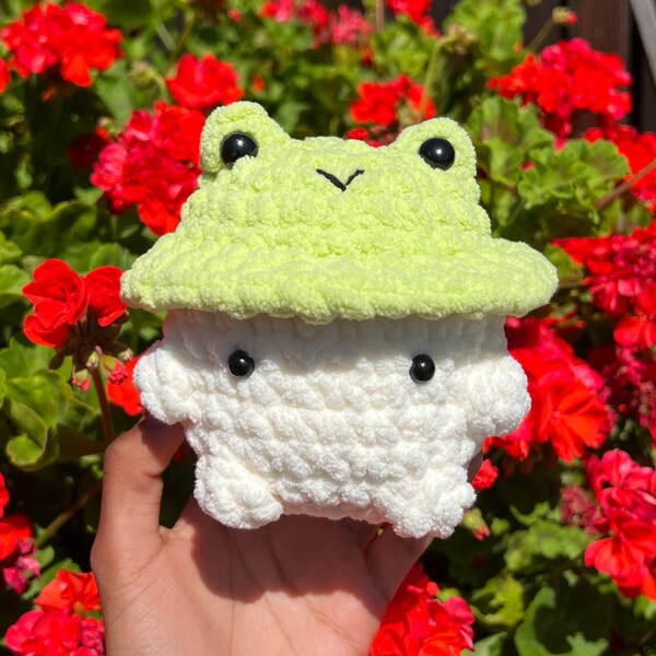 Crochet Frog With a Mushroom Hat - Etsy