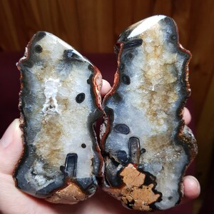 Banded Agate With Black Band and Quartz Core | Grounding and Spiritual ...