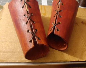 Woodland Arm Bracers, Woodgrain Leather Bracers DK6078 - Etsy