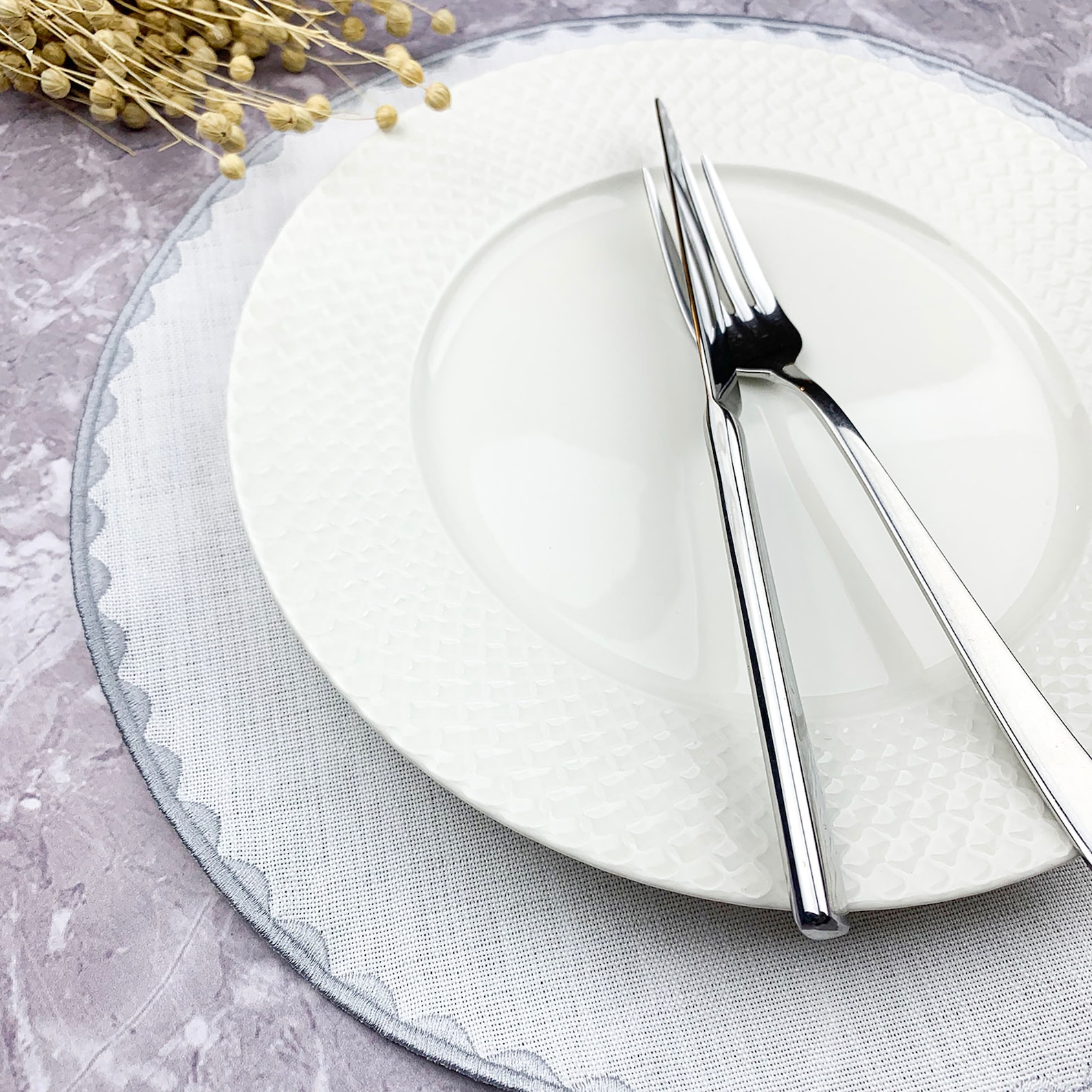 White Linen Round Placemats, Embroidered Table Mats With Colorful Wavy ...