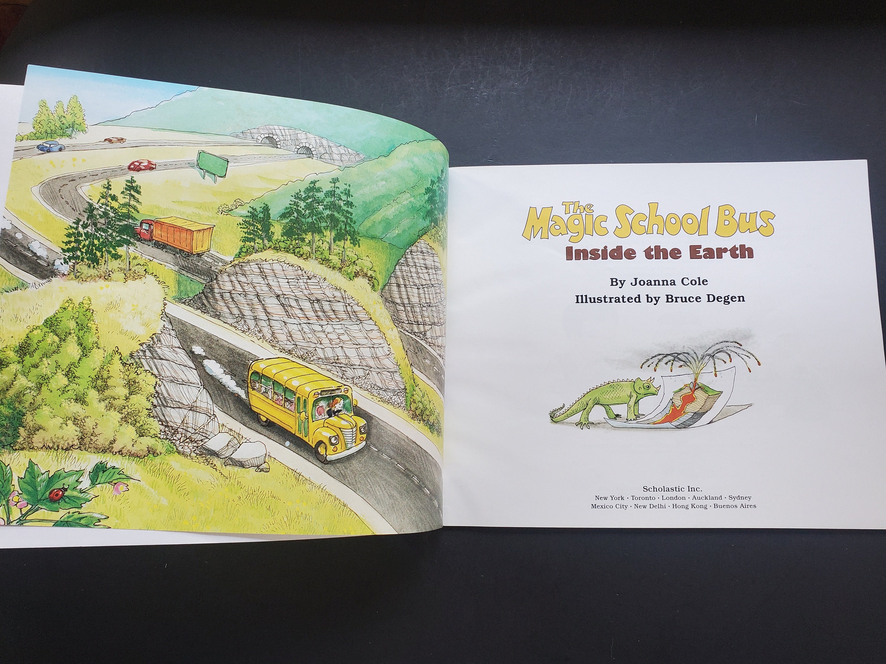The Magic School Bus Inside the Earth 1987 Softcover Edition - Etsy