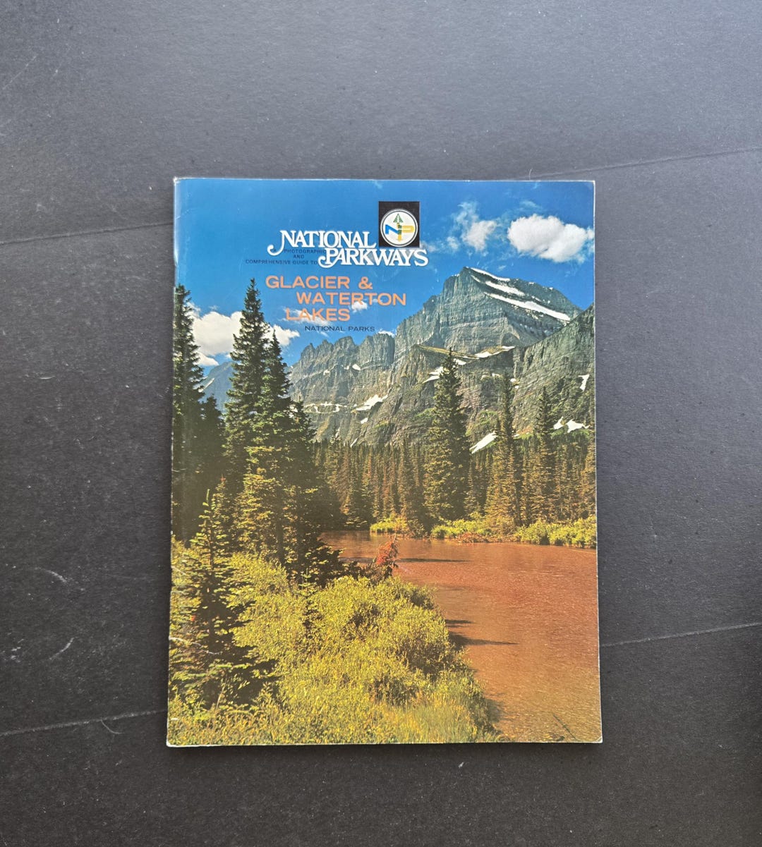 National Parkways Photographic and Comprehensive Guide to Glacier ...