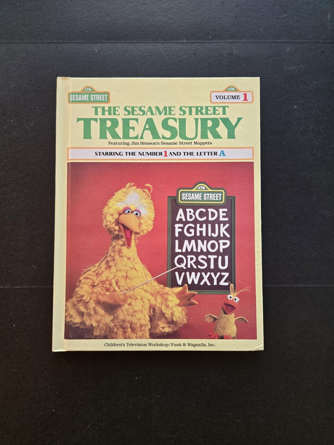 Sesame Street Treasury, Vol. 1 - Starring the Number 1 & the Letter A ...