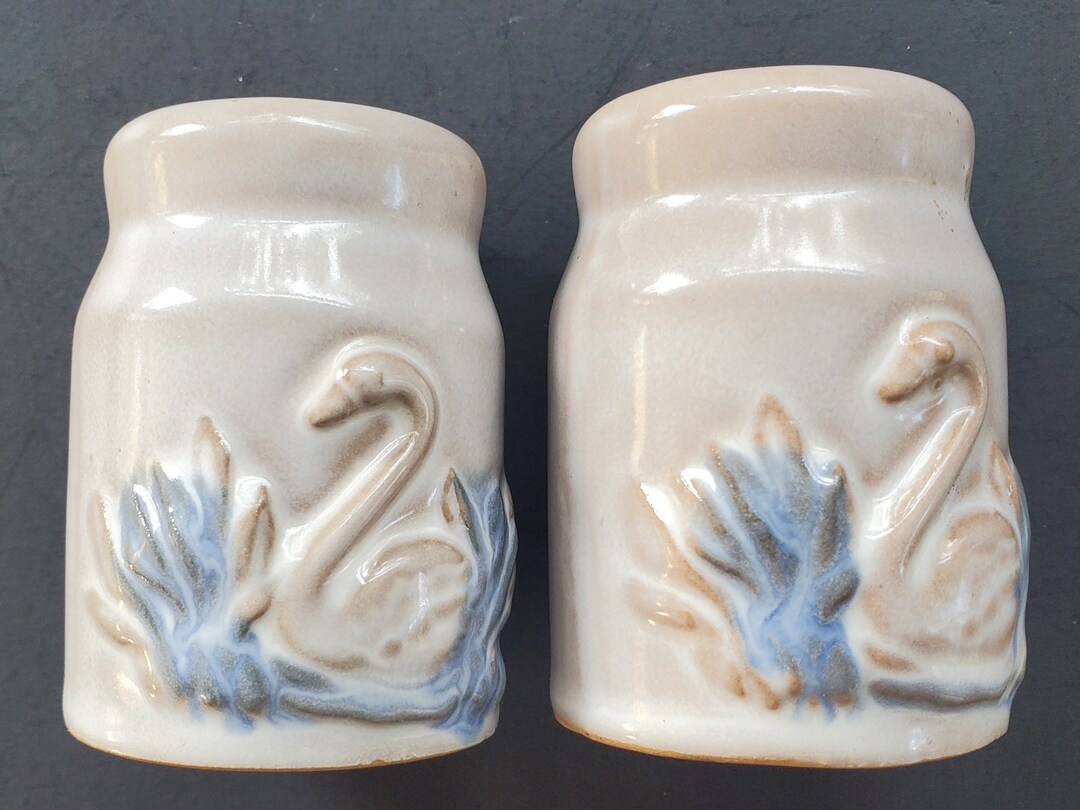 Vintage Ceramic Swan Salt and Pepper Shakers - Etsy