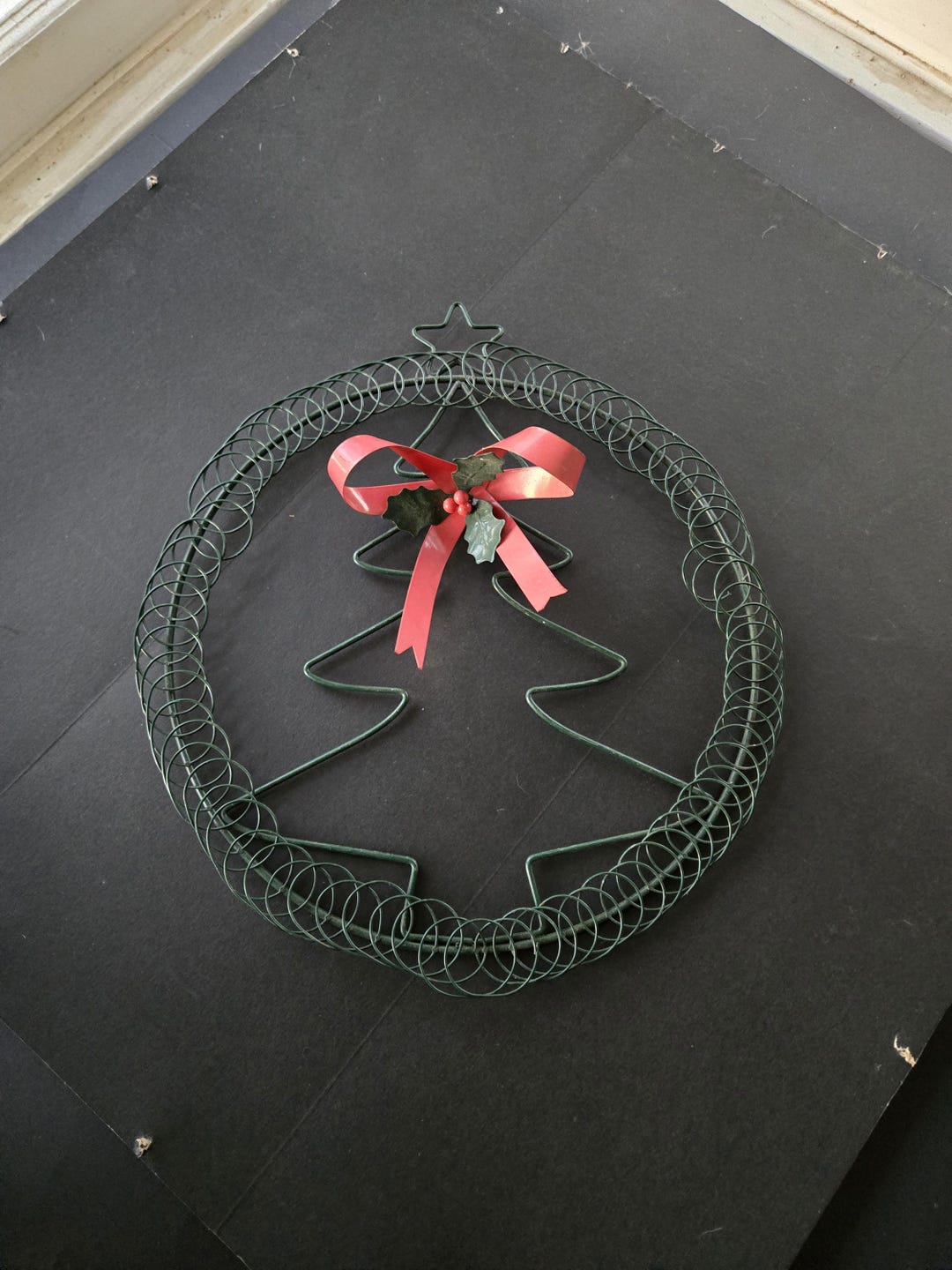 Vintage Metal Hanging Christmas Card Holder - Tree Outline With Red ...